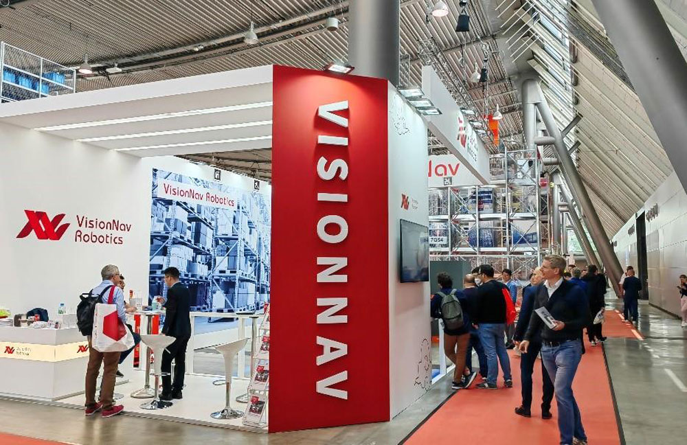 VisionNav Showcases Autonomous Forklifts at LOGIMAT 2022