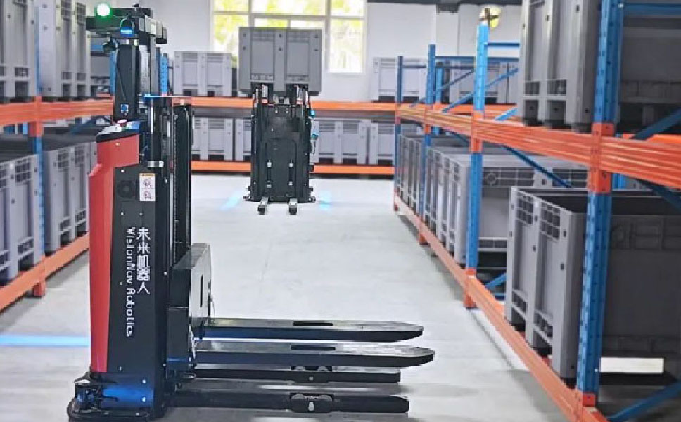 Simplify Material Handling Tasks with Reliable Automated Pallet Movers